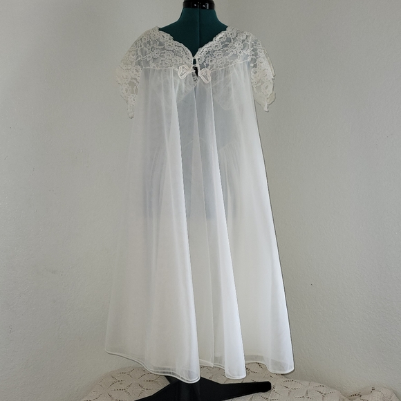 Van Raalte | Intimates & Sleepwear | Vintage Van Raalte Ivory Negligee ...